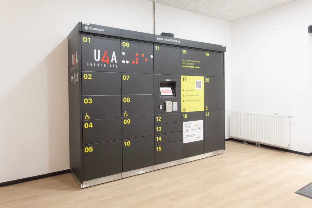 Accessible parcel station for people with disabilities